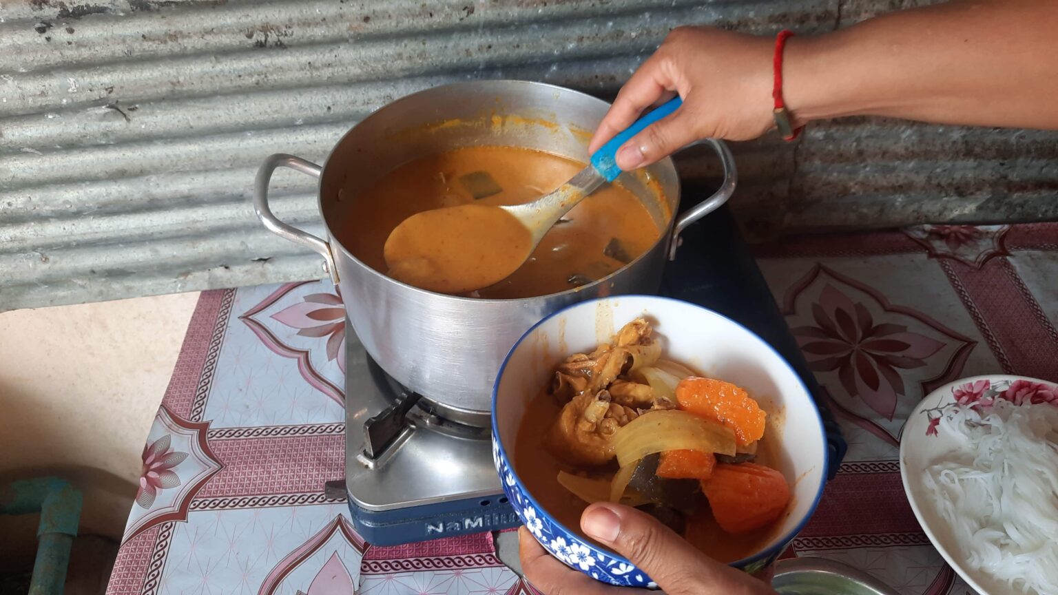 How to make the best Khmer Curry (Samlor curry) - Dine With The Locals